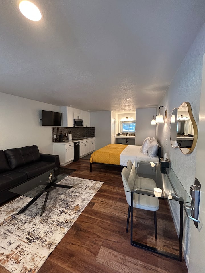 Mi Wuk Studio Room (Upstairs) (No Pets) - Yosemite National Park