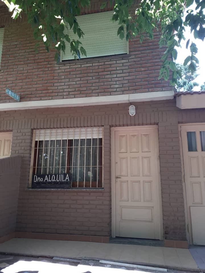 Dúplex Amplio Con Jardín Y Parrilla En Gesell. - Villa Gesell