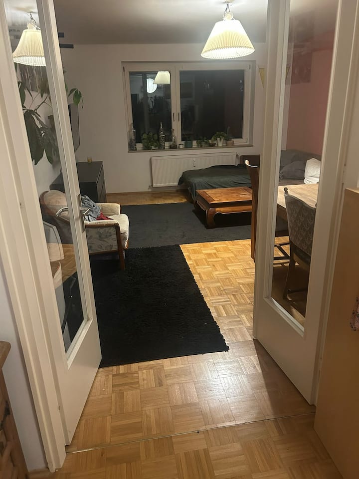 Februar Und März - Möblierte 3 Zimmer-wohnung - München