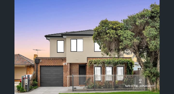 Spacious & Stylish 3brs House Full Facilities - Saint Albans