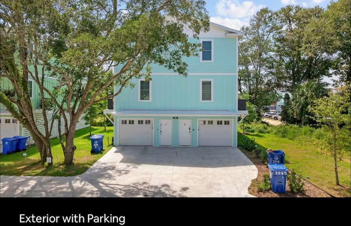 Coastal Home| 3br • 6 Beds|ev+garage|walk To Beach - Myrtle Beach, SC