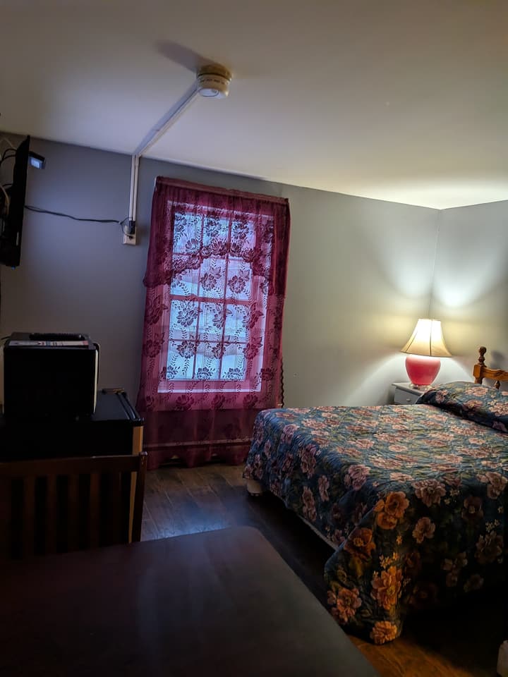 Cozy & Convenient Richford, Vt (Room #15) - Sutton