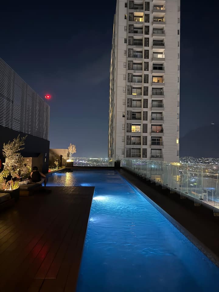 Departamento Céntrico Con Vista Canal Santa Lucia - Monterrey