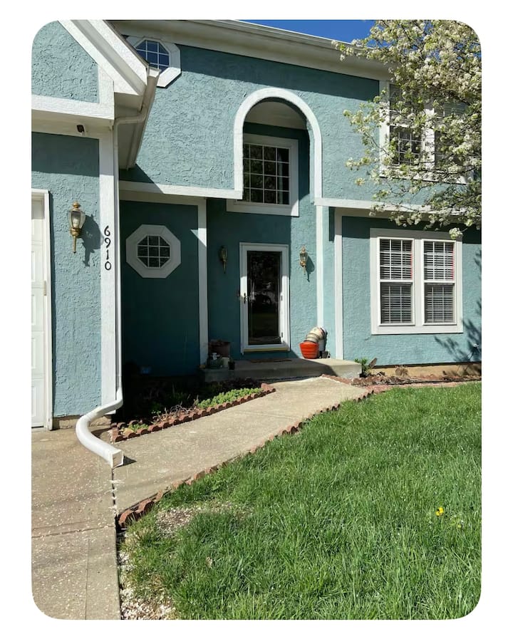 Large Beauty For 10+ Guests! 10 Mins To World Cup! - Kansas City, MO