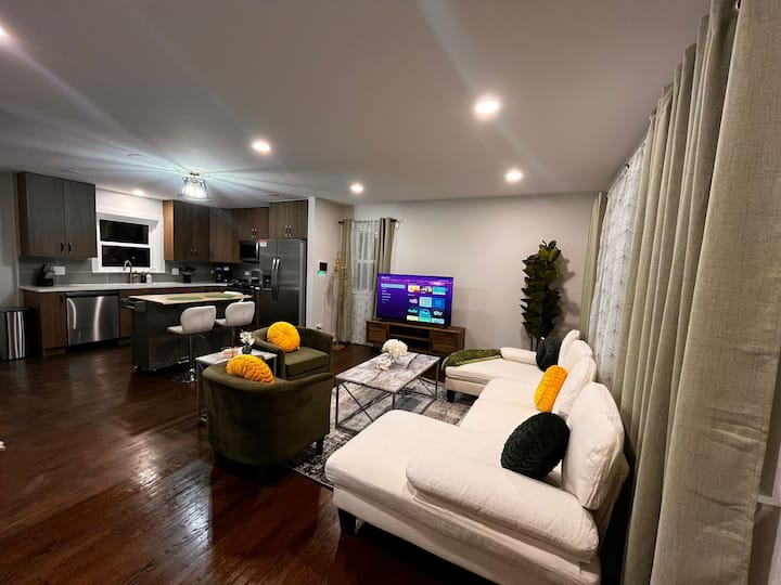 Elegance: 4br - 2 Bt Spacious Ranch W/ Basement - Arlington Heights, IL