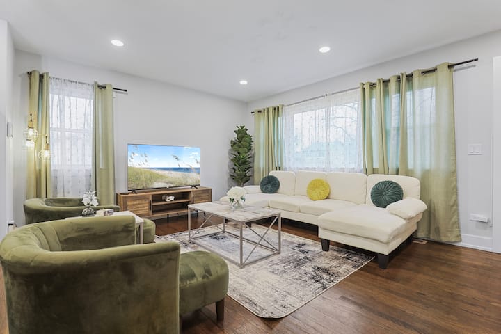 Elegance: 4br - 2 Bt Spacious Ranch W/ Basement - Arlington Heights, IL