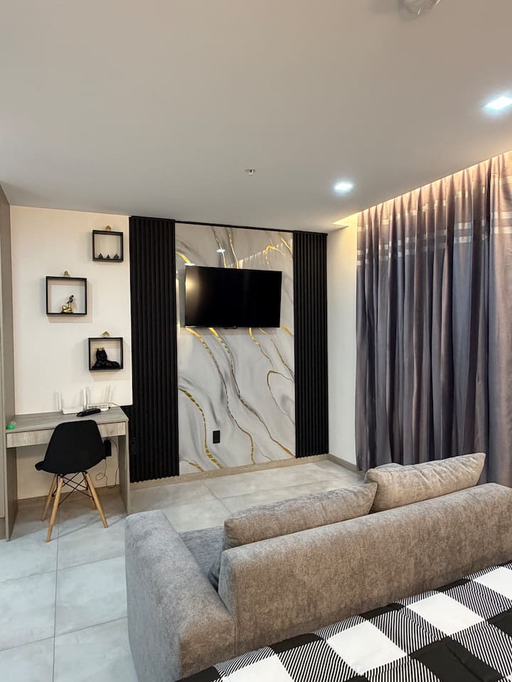 Estudio Con Piscina Y Parqueadero La Carolina - Quito