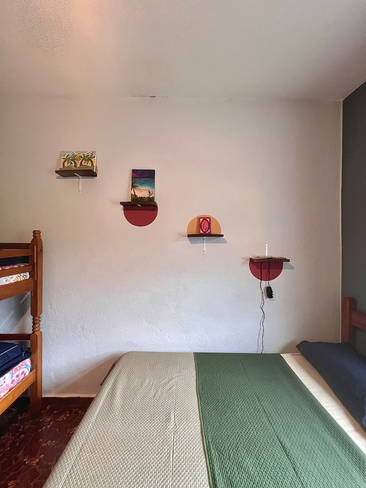 Camera privata a 250 m dal lungomare di Itaguá - case in affitto a ...