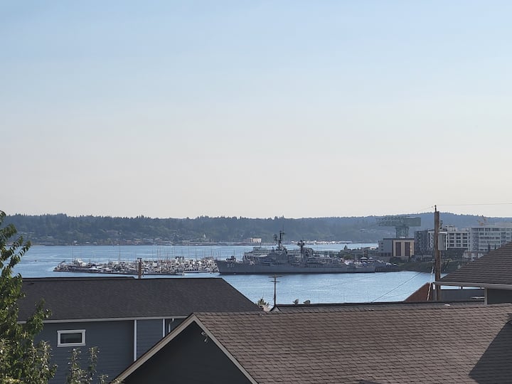 3 Bedroom W/ Water View And Inflatable Hot Tub - Bremerton, WA