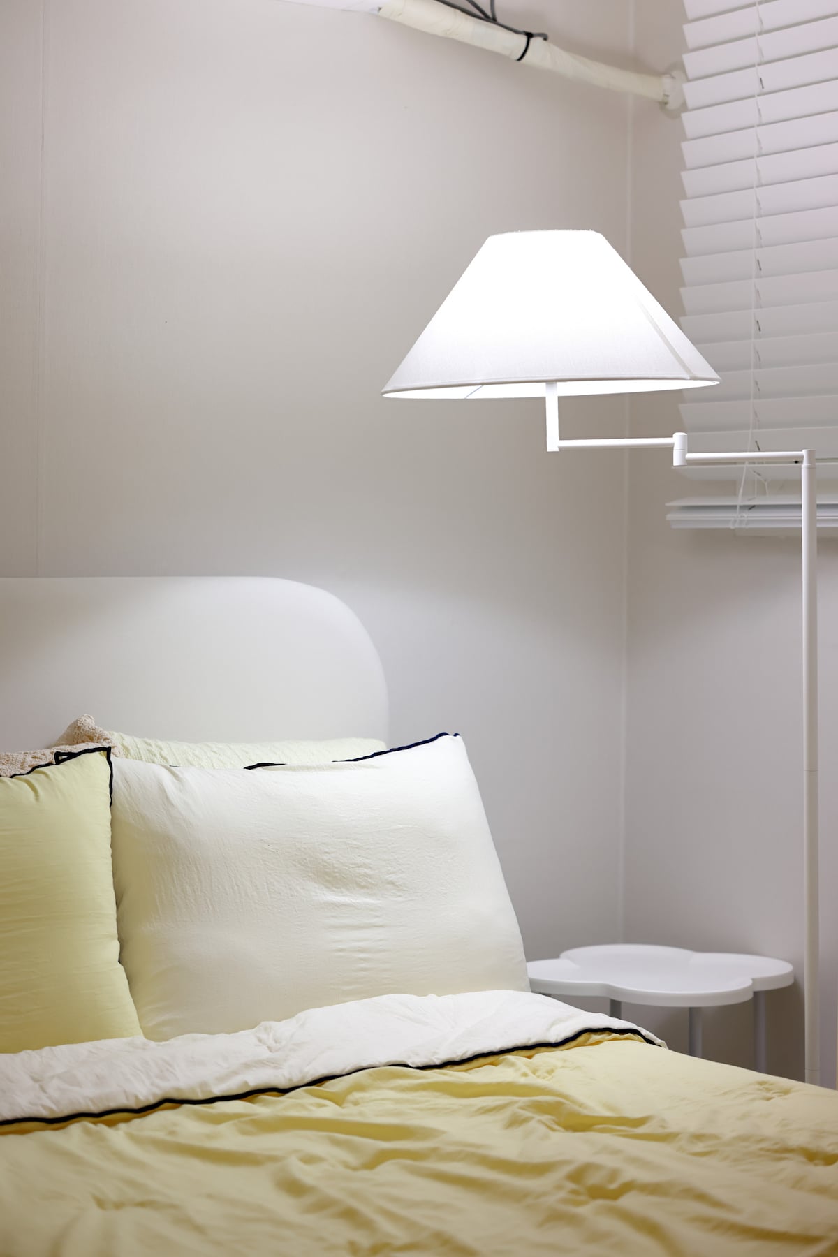 Winter of Hongdae, 8 minutes on foot from Hongik University Station ...