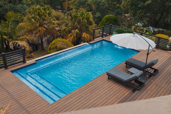 Private Valley-view Villa Retreat - Harare