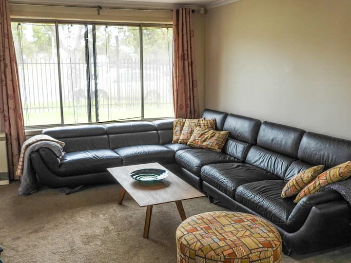 3 Bedroom House In Belmont - Geelong