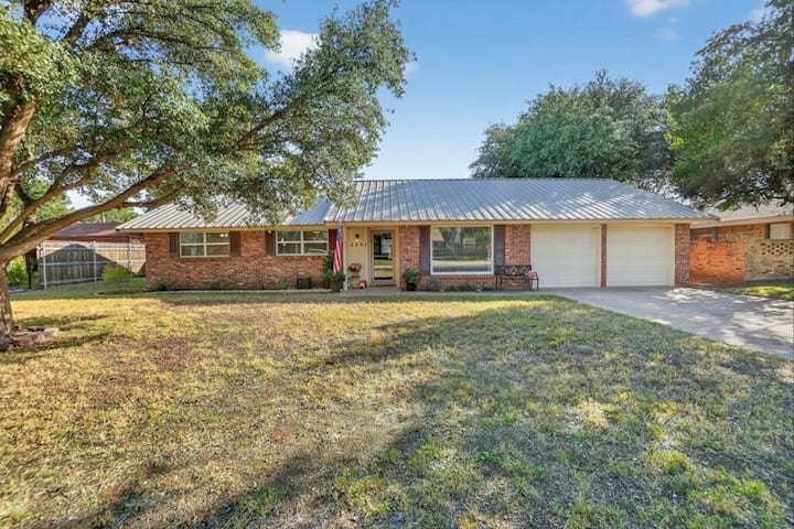 Racquet Club Garden Home - Midland, TX