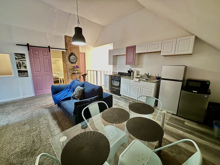 Fun, Cozy And Quiet - Close To Everything! - Hamtramck, MI