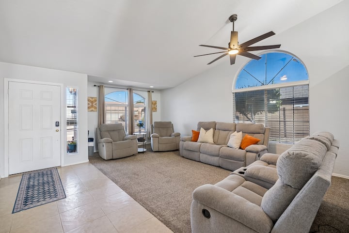 Private Mesa Retreat W Pool Near Eastmark & Sports - Apache Junction