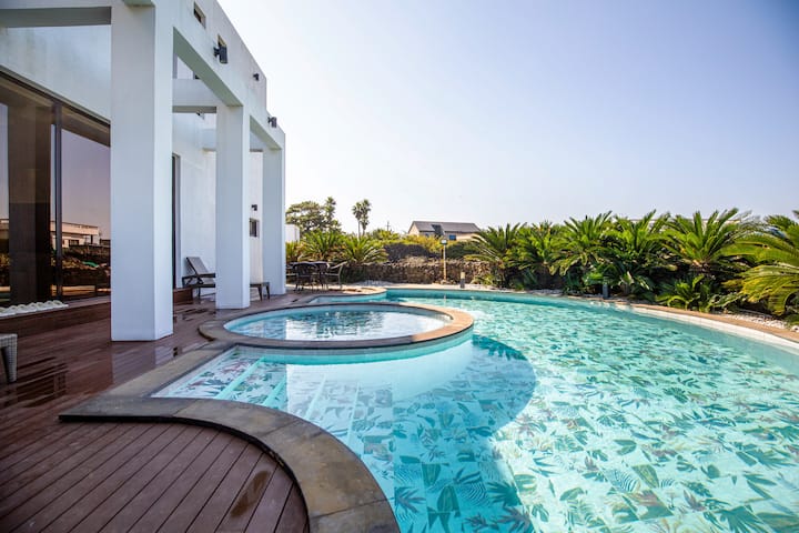 리벤시아 풀 빌라 - Jeju-si