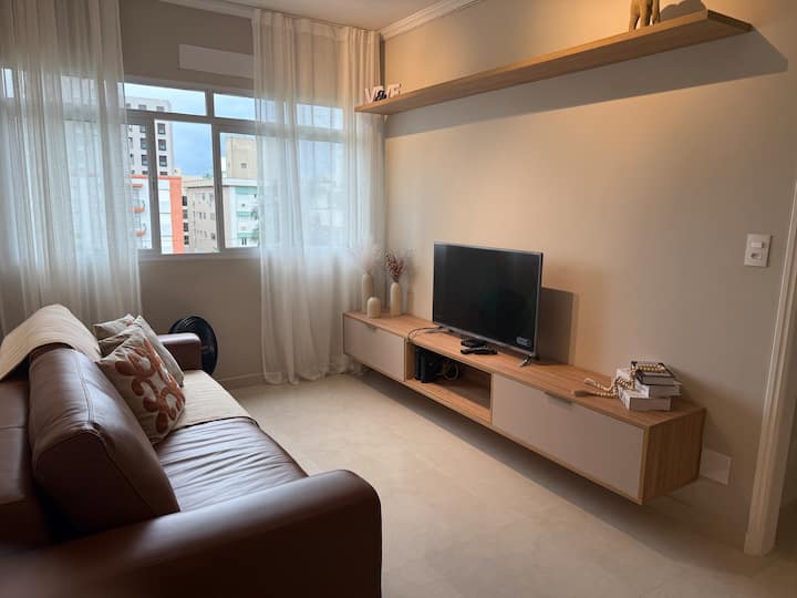 Apto. Guarujá Enseada 5 Min A Pé/região Doaquário - Guarujá