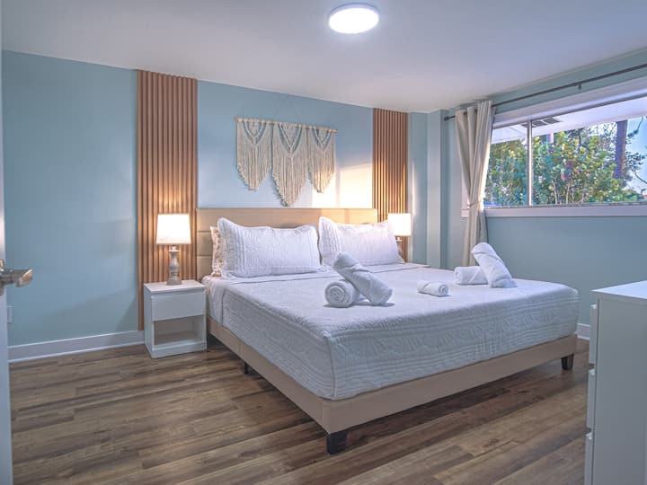 House W/ Hot Tub & Game Room • 2 Miles To Beach - Englewood, FL