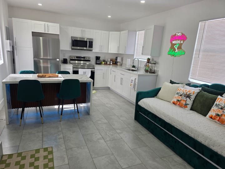 Studio Margarita–cozy 1br | Private | Near Airport - Hialeah