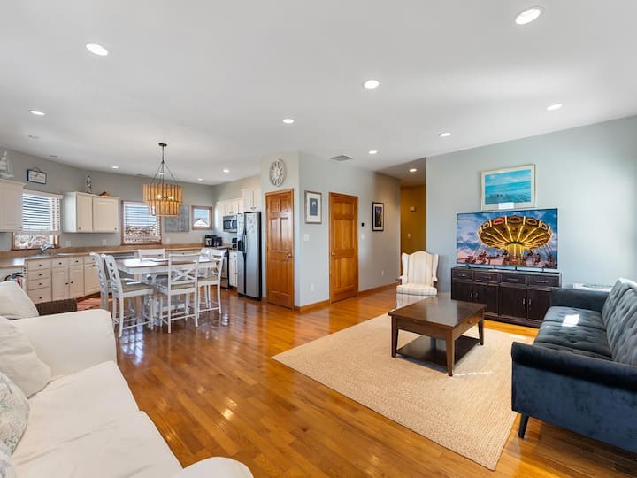 Close To Everything In Wildwood! 3 Bedroom Duplex! - Wildwood, NJ