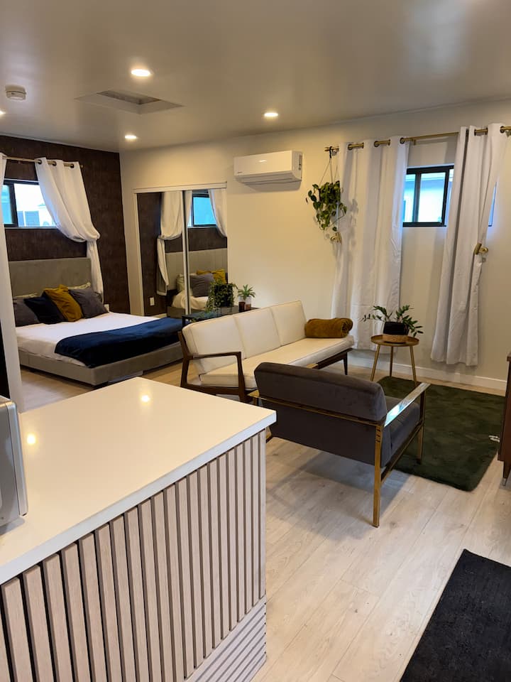 Furnished Studio | Mid Modern Chic | Central Cv - Chula Vista, CA