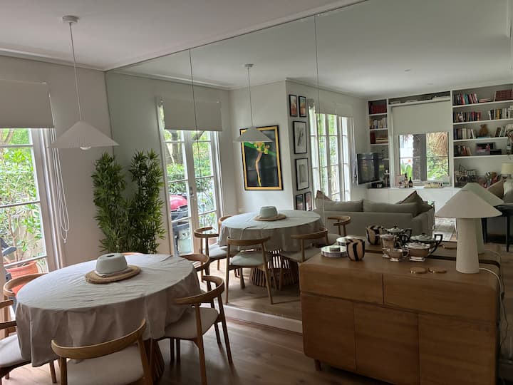 So close to the Tennis & MCG. Handy for GP & City. - Apartments for ...