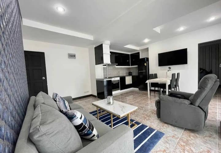 2 Bed Room Fully Equipped Condo Pratamnuk Beach - Pattaya City