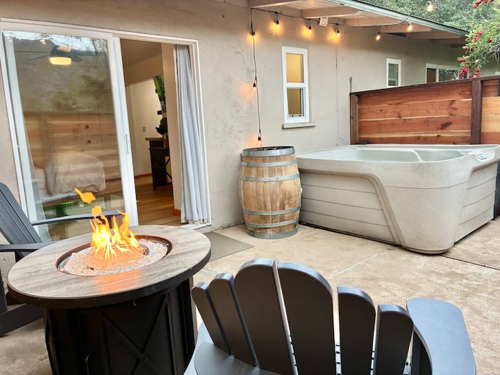 East Garzas Canyon, Hottub+firepit Retreat - Carmel Valley, CA