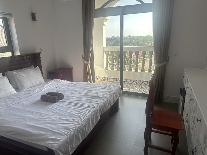Ranisa Kampot King Bed And Balcony - Cambodia