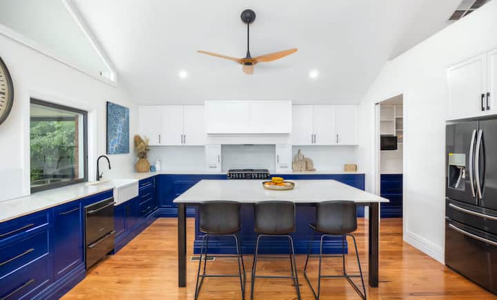 Stunning Expansive Wagga Home + Granny Flat - Wagga Wagga