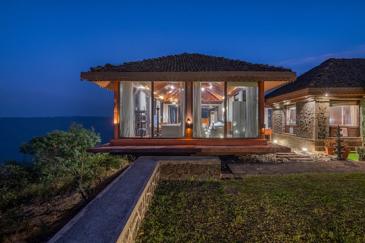 3br Mahabaleshwar Villa With Lawn And Valley Views - Mahabaleshwar