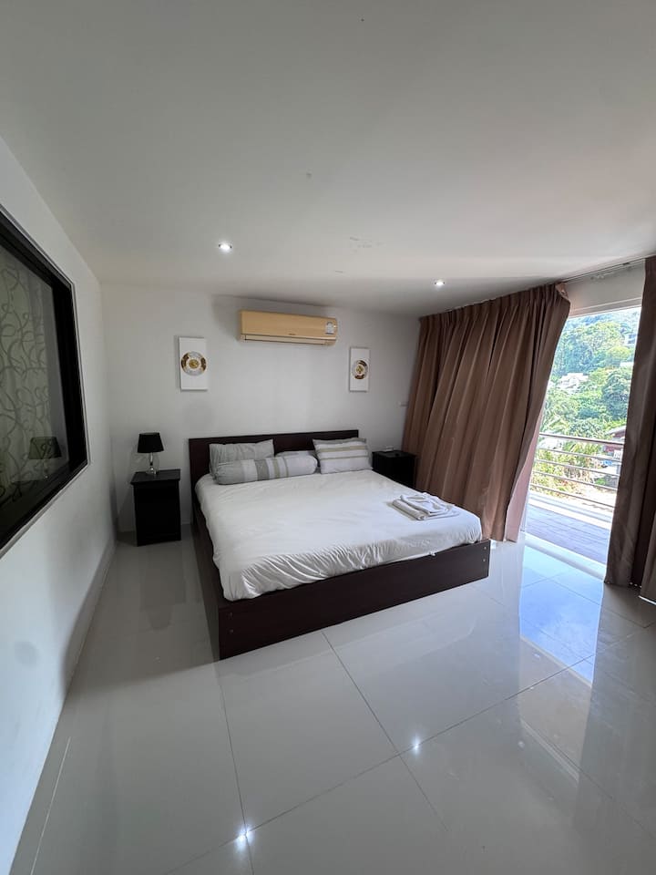 Oceanview Condo Near Patong | Pool & Gym - Patong Beach