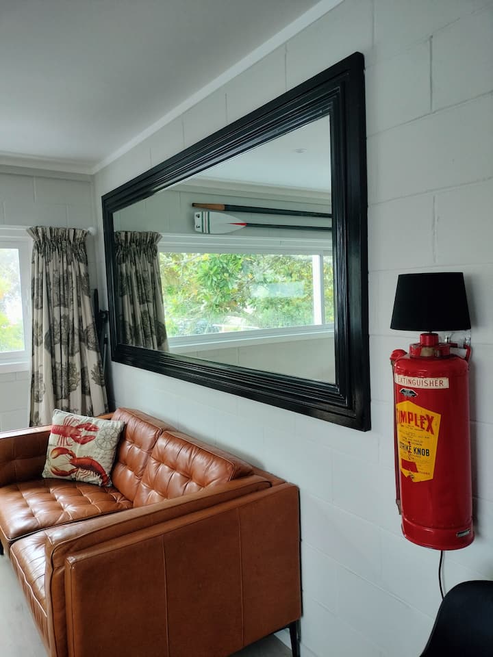 The Skylounge So Close To The Beach! - ラッセル