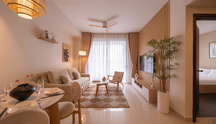 Sunlit Stillwood- 2br Skyline View- Urban Center - Vietnam
