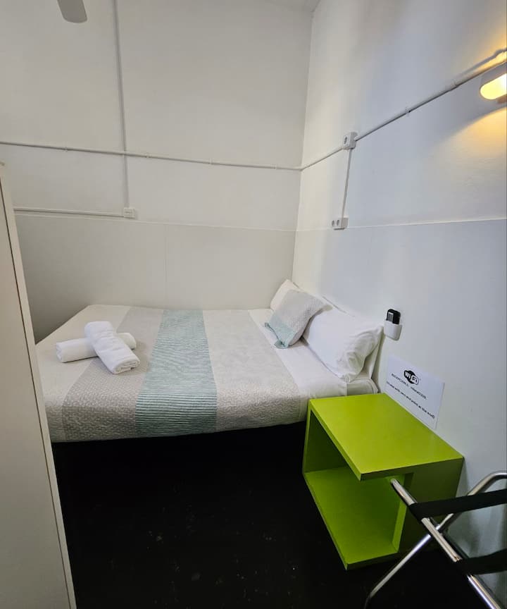 Double Room With Shared Bathroom In A Hostel - Barcelona