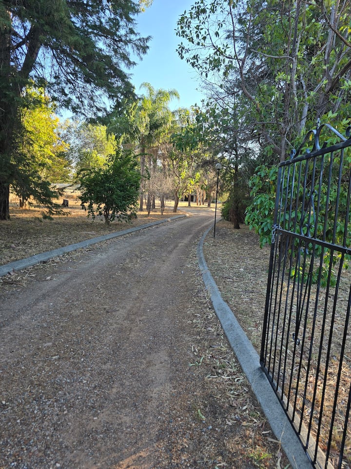 River-front Farm Stay Near Train Station - Hilbert