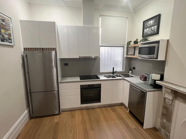 Contemporary One-bed Living In Redfern/surry Hills - Moore Park
