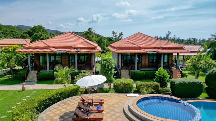 Family Villa With A Large Double Bed And Bunk Bed - Ko Lanta