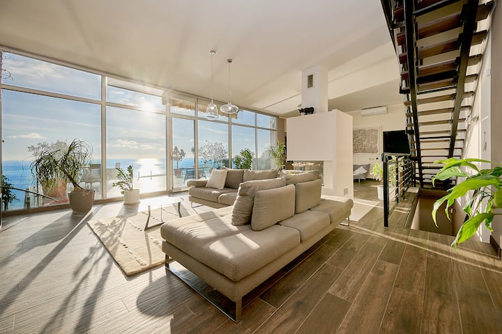 Euphoria: Sea-view 3-bedroom Villa & Infinity Pool - Montenegro