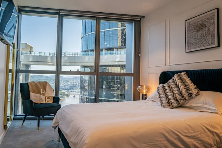 Starlight Luxury | 1bed+study | River+cbd Views - South Brisbane Station