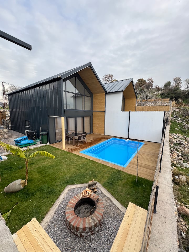 Bağ Arası Salkım Ev Sıcak Havuz & Sauna - Izmir