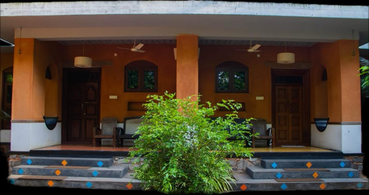Chambre privée 2. Anpu House. Près d'Auroville - Guest houses à louer à ...