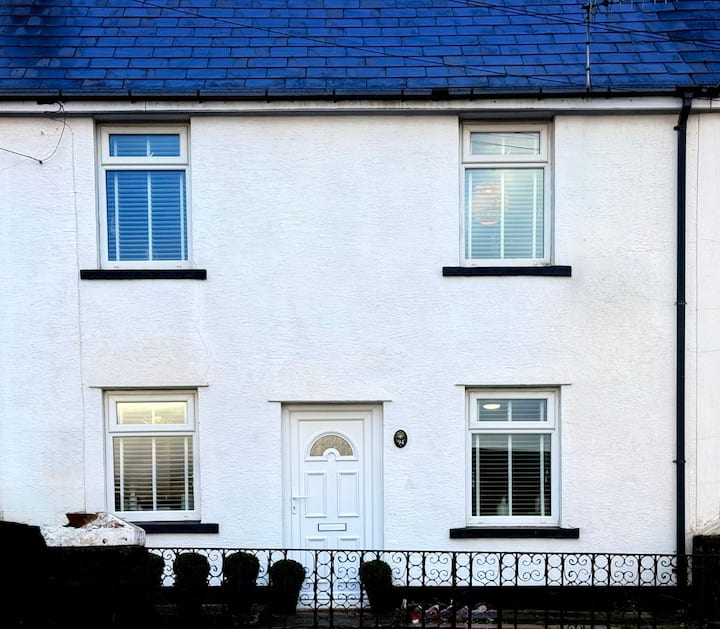 The White Cottage Y Bwythyngwyn - Crickhowell