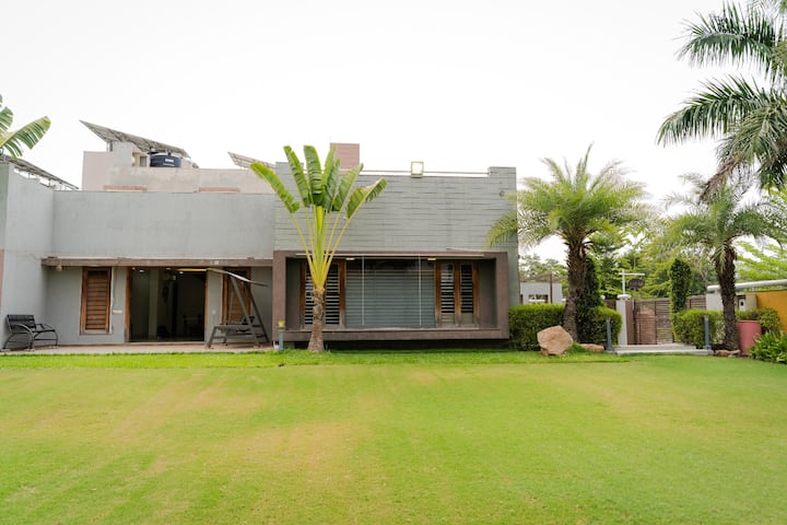 Luxury Farmhouse Near Ahmedabad / Sanad Road. - Ahmedabad