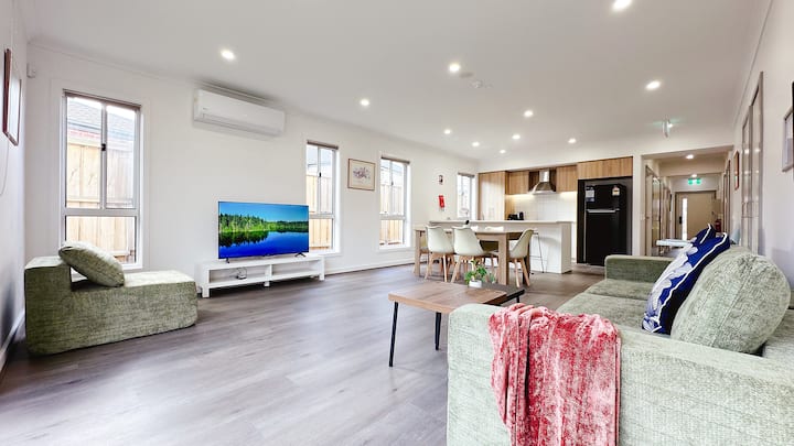 2024new Built/ac In Each Room/near Town Centre/sda - Werribee