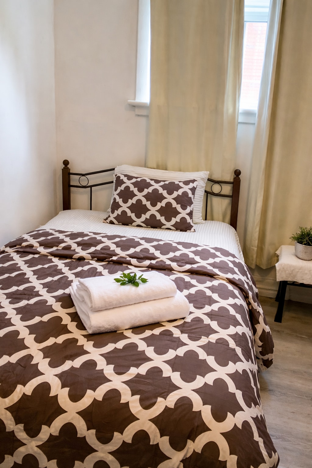 Private Room Not Entire Apt Across Uottawa - Flats for Rent in Ottawa ...