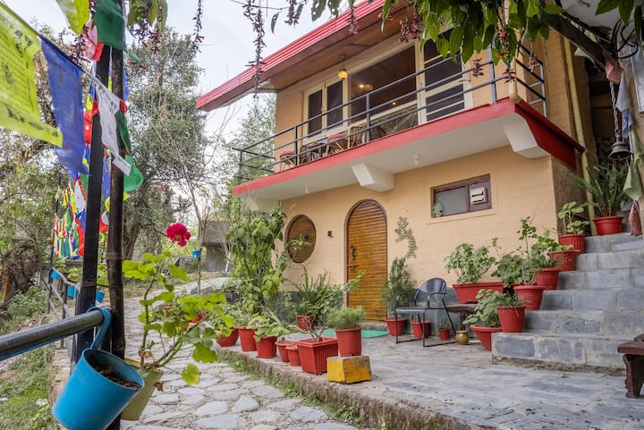 Mud House Entire Cottage - Dharamshala