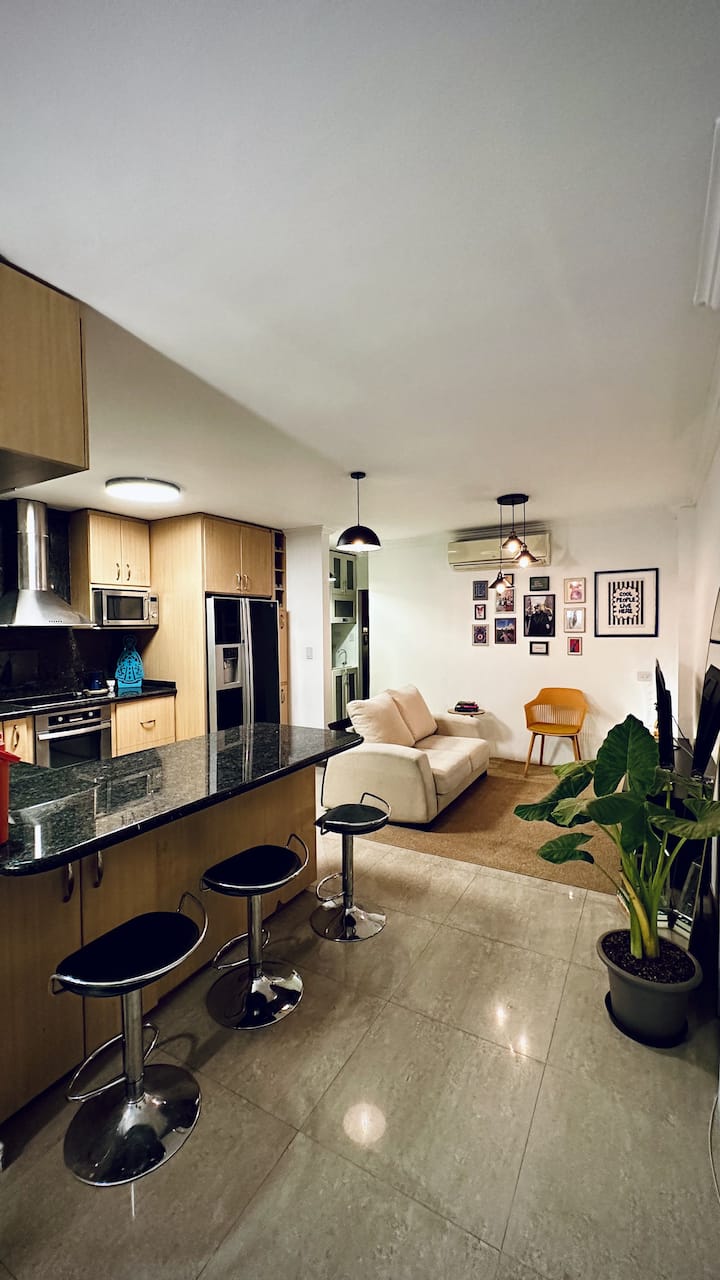 Formidable Alojamiento En El Corazón De Chacao - Caracas