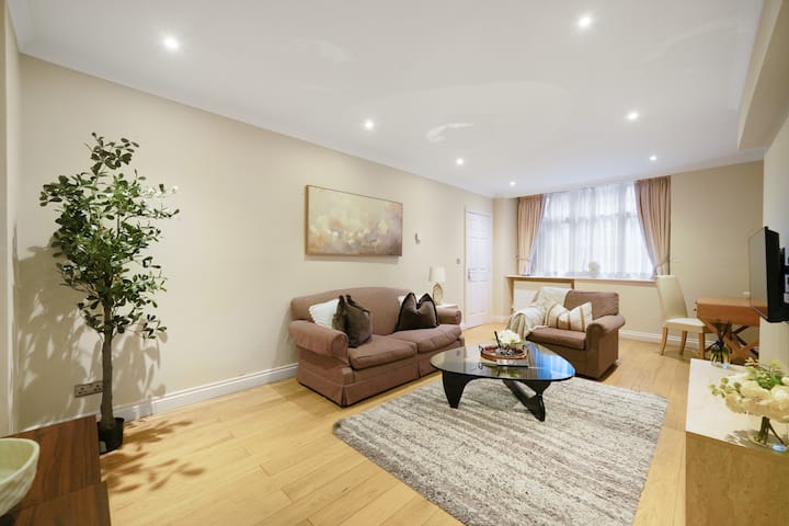 Stylish Mayfair Apartment Near Hyde Park - London