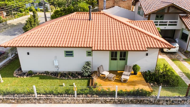 Casa Aconchegante No Centro De Garopaba Com Spa - Garopaba